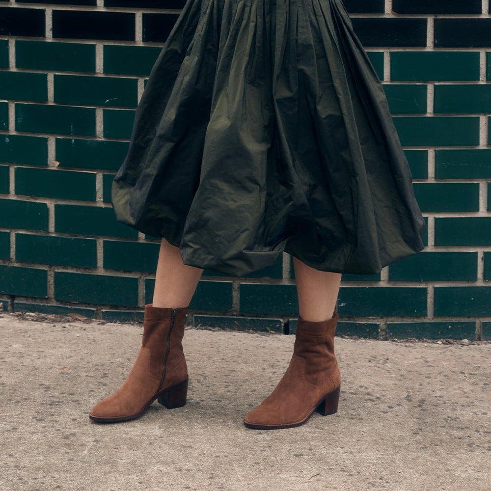 EOS Cicilia | Women Mid Boots | Inside Metal Zip Stiching Details