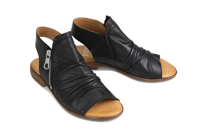 EOS Kami | Women | Functional Metal Zipper Outside Leather Ruched