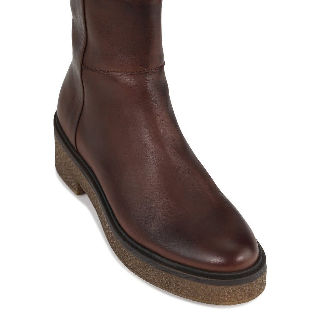 EOS Footwear l Shop Sale Up to 70% Off