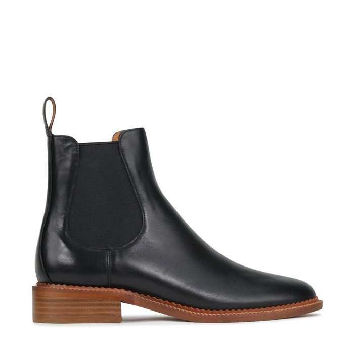 EOS Footwear | KARLA ankle boots | Womens flat leather chelsea boot